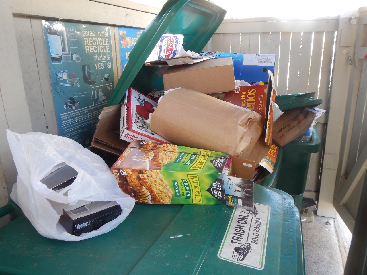 Kentlands Ridge Condo Trash Dump